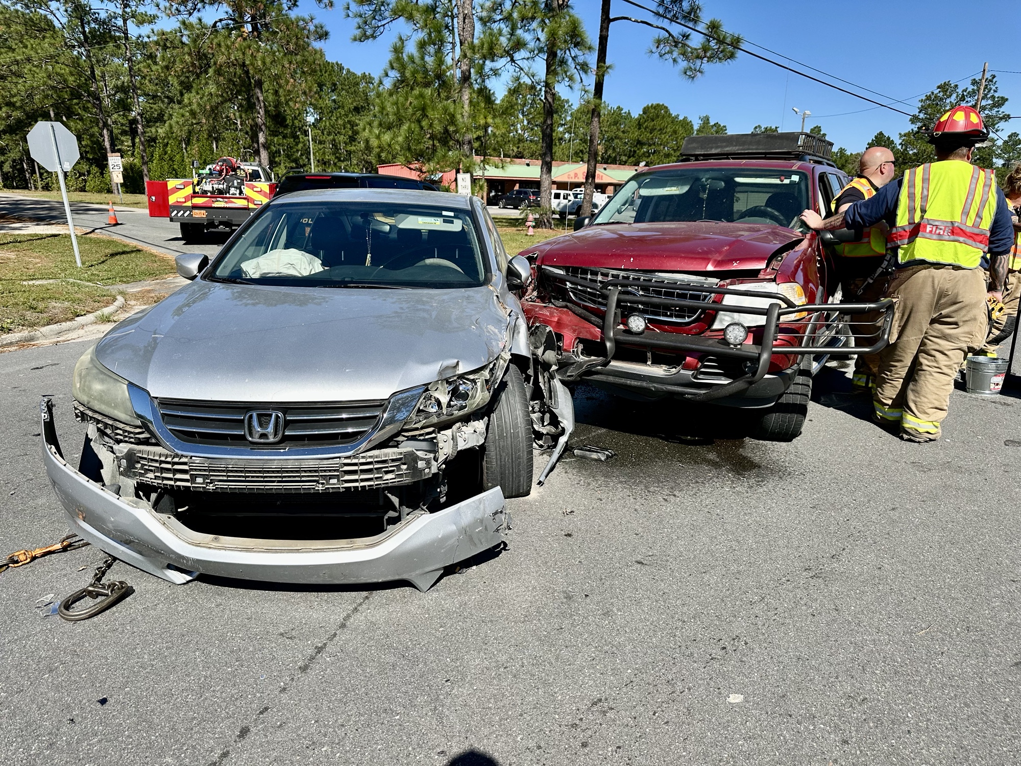 U.S. 1 southbound lanes blocked after Pinebluff crash | Moore County News