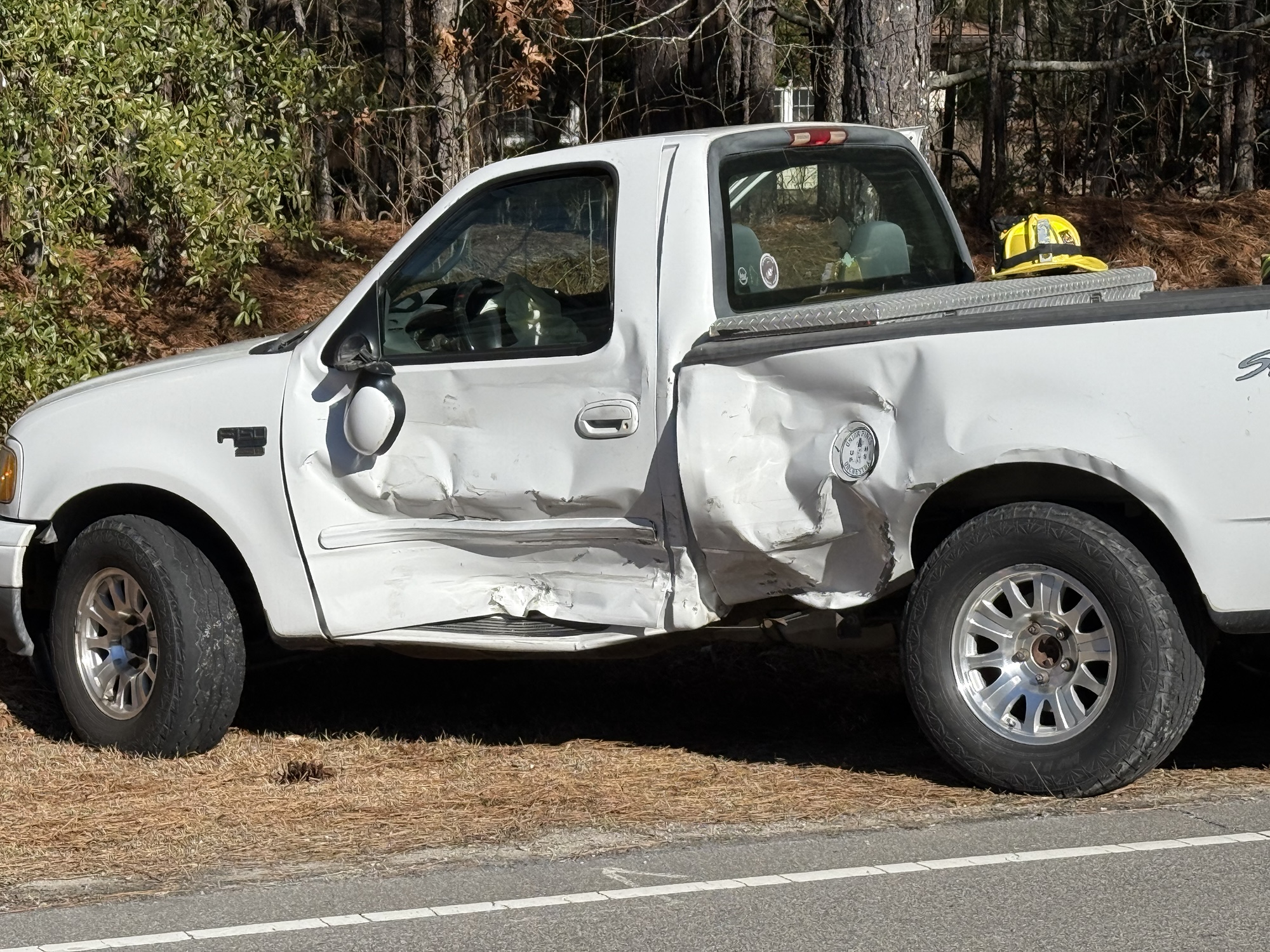 Two-vehicle crash closes busy Southern Pines intersection | Moore ...